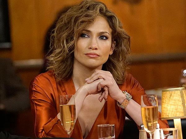 Recreate Jennifer Lopez’s Curly Shades of Blue Bob with These Tips fro ...